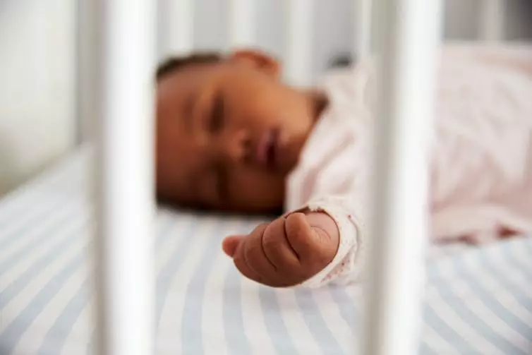Treinamento do sono no bebê: por que deixá-lo chorar não funciona, nem deve ser feito 11735_1