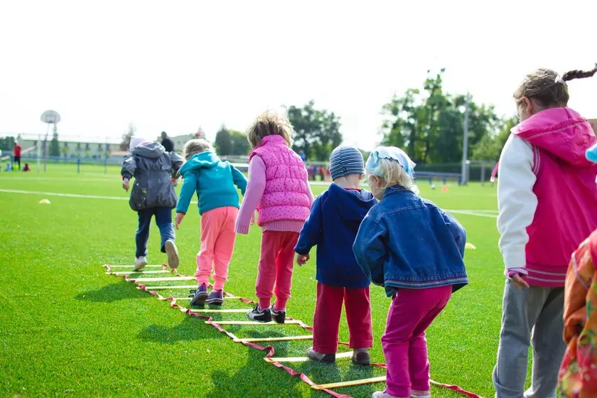 Comment aider votre enfant à faire face à la pression des pairs