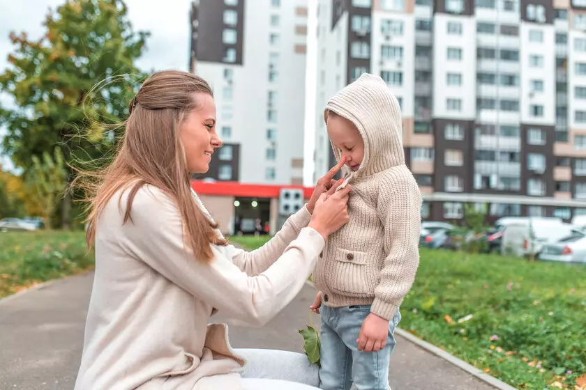 Nove normas sociais básicas que debemos ensinar aos nenos e como facelo