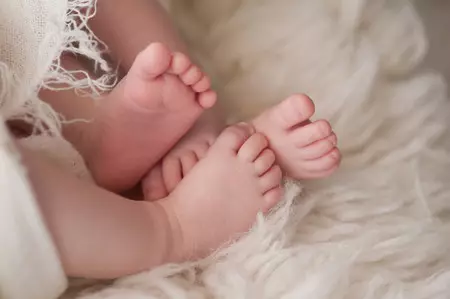 ბავშვის ფეხები