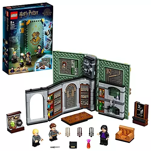 LEGO 76383 Harry Potter Rokfortský moment: Trieda elixírov, Zberateľská kniha pre deti, Prenosná krabička, Nápad na darček