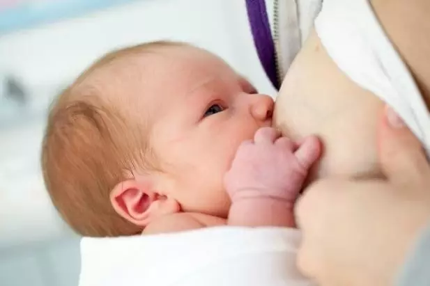 تفتح وحدات العناية المركزة لحديثي الولادة (NICU) على مدار 24 ساعة لتيسير الرضاعة الطبيعية الحصرية للأطفال الخدج جدًا ، وأن يعودوا إلى المنزل مبكرًا