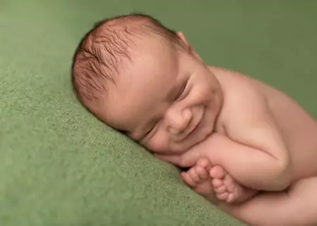 Fantastisk serie bilder av nyfødte som smiler 16530_14