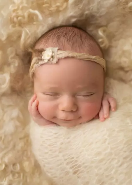 Fantastisk serie bilder av nyfødte som smiler 16530_22