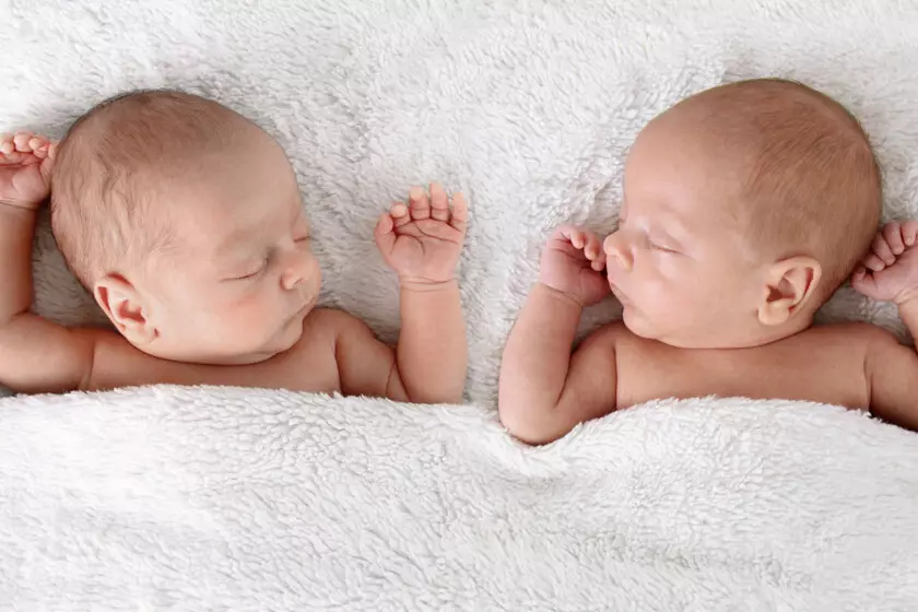Smukke drenge- og pigenavne til tvillinger