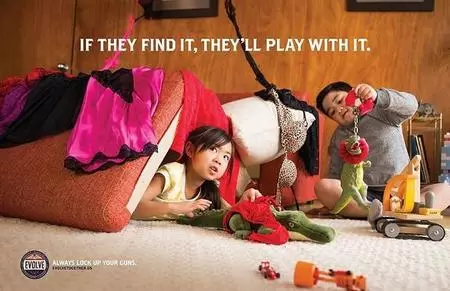 Campanie amuzantă de anunț pentru siguranța armelor Evoluție Închide-ți întotdeauna armele 3