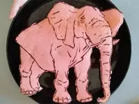 아빠, 내 접시에 코끼리가 있어요.