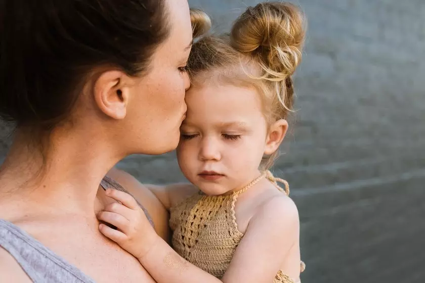 Si ta ndihmoni fëmijën tuaj të vogël të menaxhojë emocionet e tij