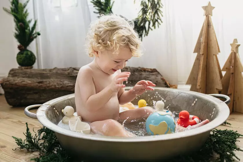 13 lyuk nélküli fürdőjáték a baba biztonságos játékához