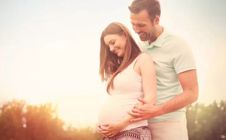 De hersenen van de moeder veranderen tijdens de zwangerschap om beter voor de baby te zorgen