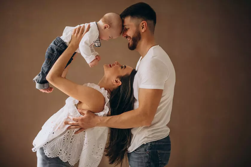 Nuo buvimo pora iki buvimo šeima: kaip kūdikio gimimas paveikia mūsų santykius