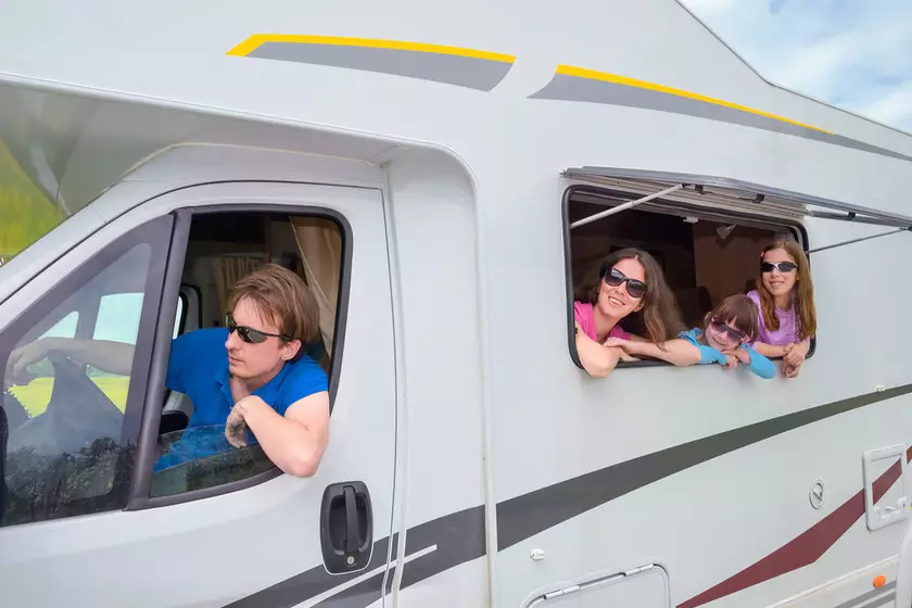 11 lucruri pe care ar trebui să le știi dacă urmează să călătorești pentru prima dată într-o caravana cu copiii tăi