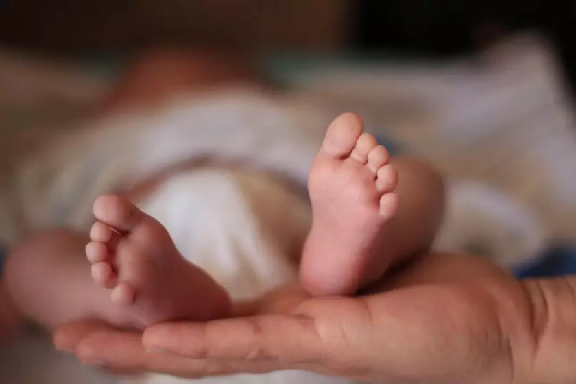 Ela não sabia que estava grávida até dar à luz seu bebê no banheiro.