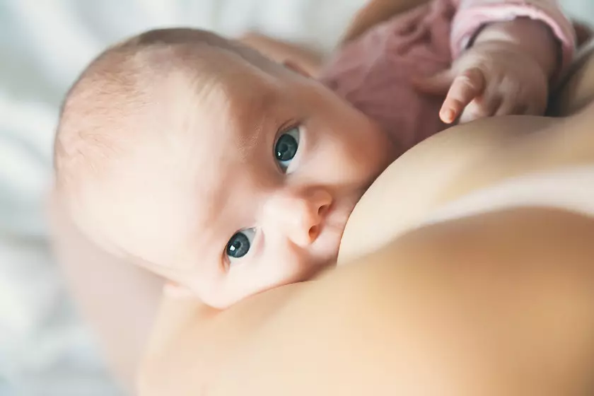 Dojenje i kratki jezični frenulum: jesu li nekompatibilni?