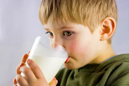 Non-dairy vegetable drinks for babies and children: everything you need to know