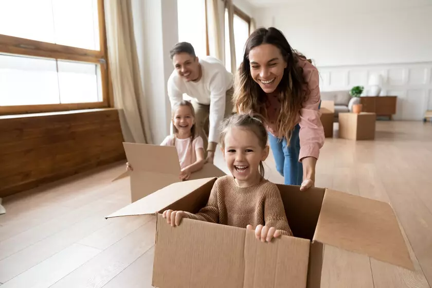 Mengapa tanggung jawab kita sebagai orang tua adalah membesarkan anak-anak yang bahagia