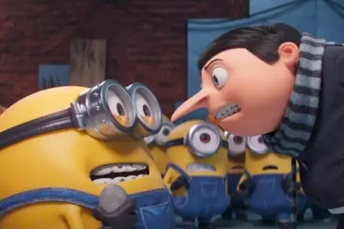 Ụlọ ụgbọala na-adọkpụ nke mbụ maka 'Minions: The Origin of Gru': ọmarịcha odo odo dị mkpụmkpụ na-emeri anyị ọzọ