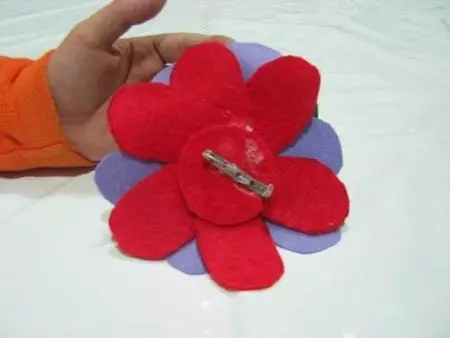 cvijet s leđa