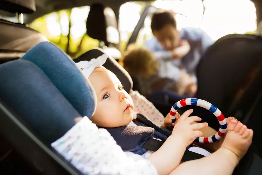 Mereka hampir kehilangan bayinya karena asfiksia postural: berhati-hatilah dengan penggunaan kursi mobil yang berkepanjangan!