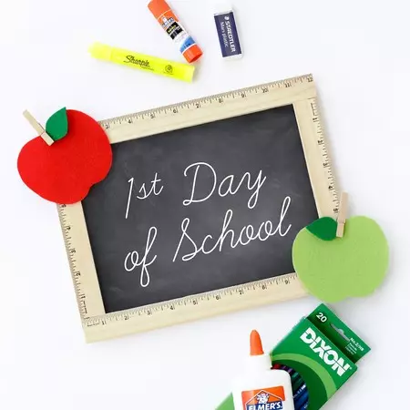 Pirmosios mokyklos dienos ženklas