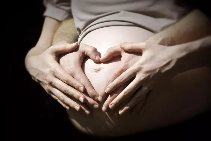 Седмица 22 от бременността: общувайте с бебето си