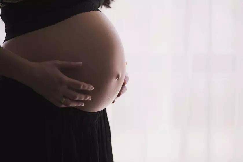 Fostervattenläckage under graviditeten: hur man upptäcker dem