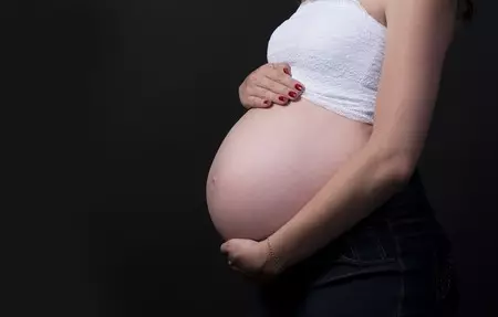 Eles descobrem a razão pela qual os bebês se movem dentro do útero da mãe