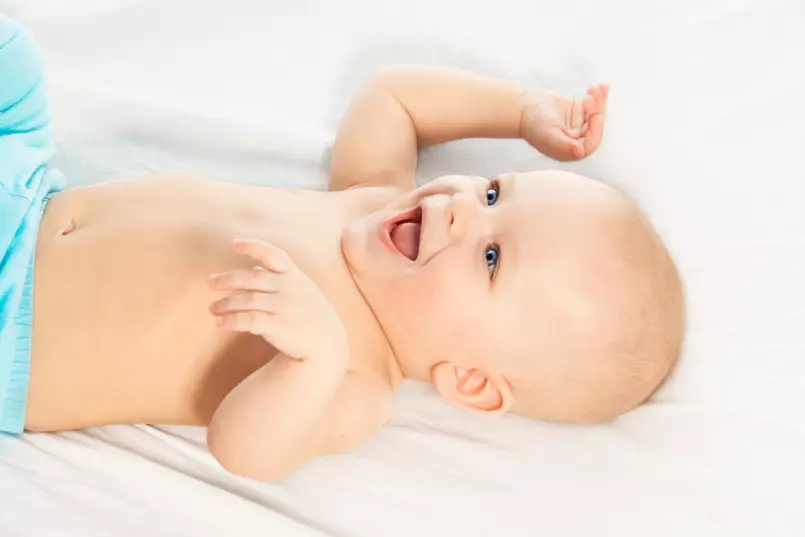 What do babies laugh at? The first smiles, laughs and laughter