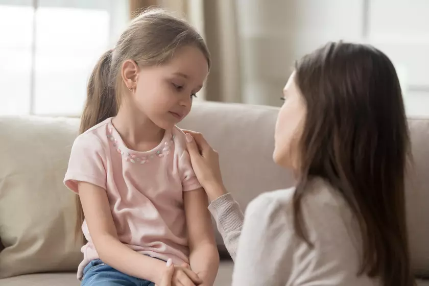 あなたの子供は悲しむ必要がありますが、それを管理する方法を知るためのあなたの助けも必要です