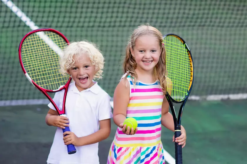 De negen grote voordelen van het spelen van racketsporten voor kinderen