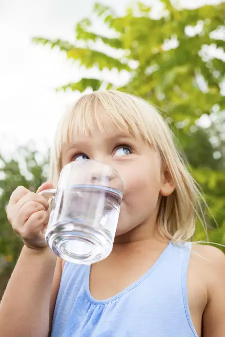 A healthy diet and good hydration: this is how the little ones combat the heat