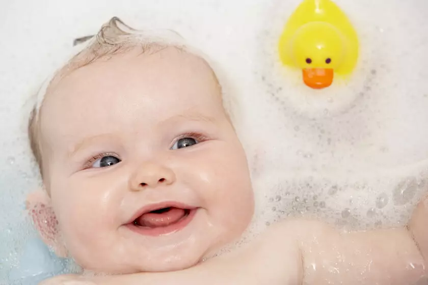 Mijn baby is bang tijdens het baden, wat kan ik doen?