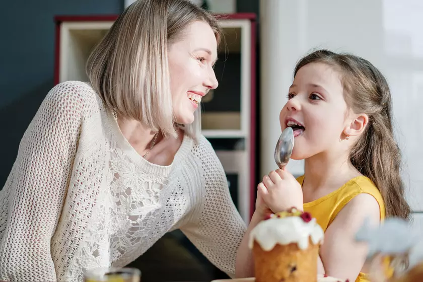 Como facer pastelería saudable con nenos: consellos e 11 receitas de sobremesas para gozar este verán