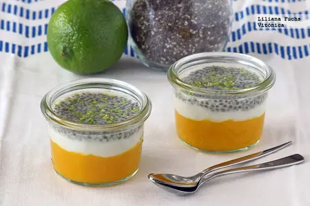 Ricette salutari Tazze per bambini Mango Yogurt Chia