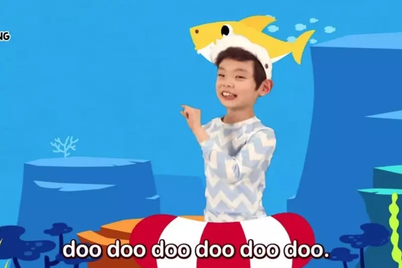 De ce melodia „Baby Shark” (și videoclipul său) îi implică atât de mult pe copii