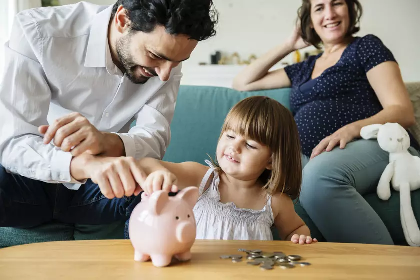 Kuidas õpetada oma lapsi säästma ja mõistma raha väärtust