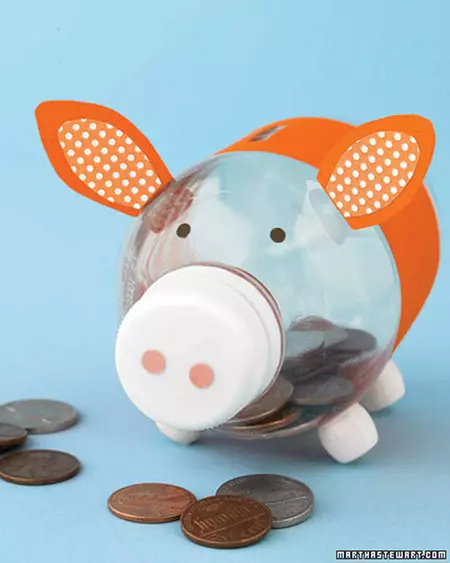 Amatai perdirbti plastikiniai buteliai Piggy Bank