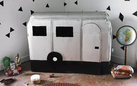 Autocaravana de papelão reciclado para artesanato