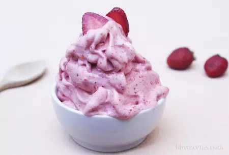 Aiskrim Pisang Strawberi