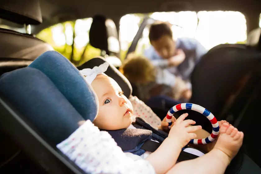 تسع نصائح للسفر بالسيارة مع الأطفال والرضع في عيد الفصح هذا