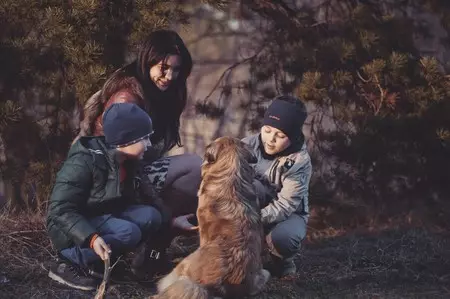 Madre Bambini Cane