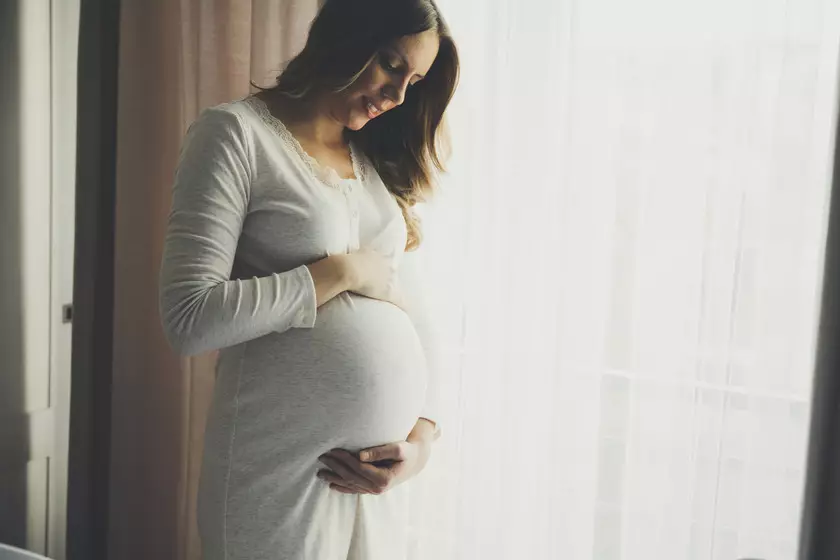 Девять простых и красивых идей фотосессии беременности дома