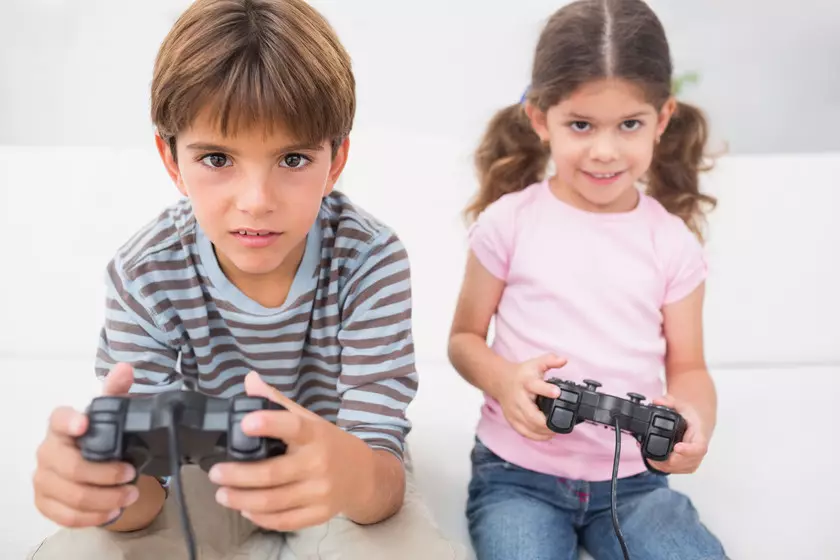 O meu fillo é adicto aos videoxogos? Estes son os síntomas de alerta (e como evitalo)