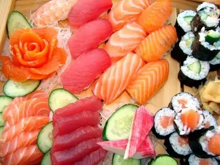 sushi thiab anisaki