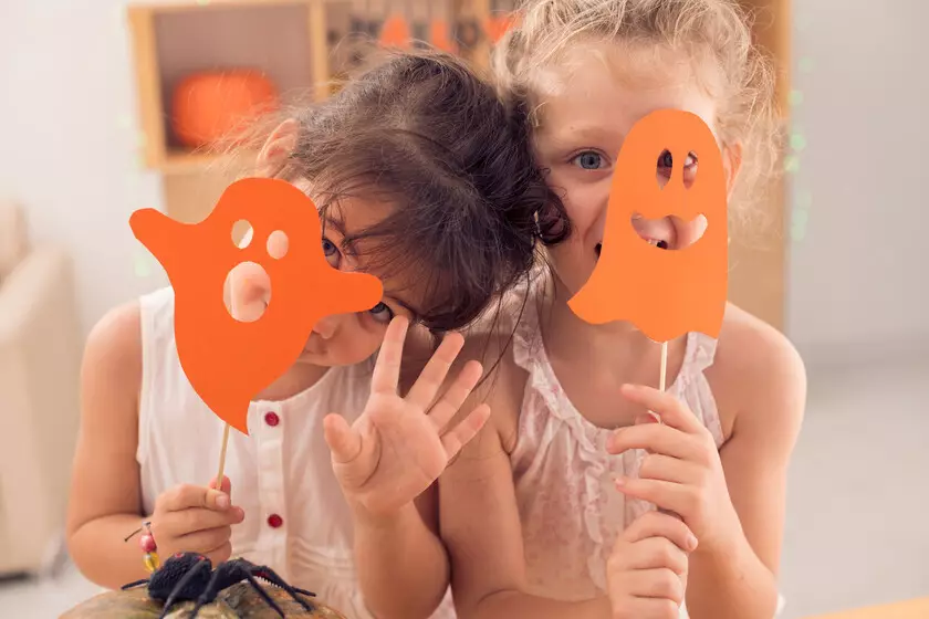 43 prettige en maklike Halloween-handwerk om saam met kinders te doen