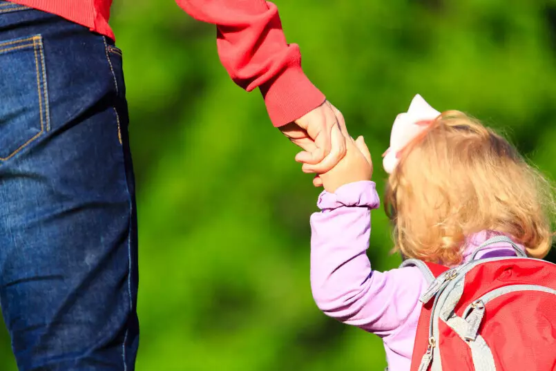 Min dotter börjar skolan för första gången mitt i en pandemi medan jag navigerar i ett hav av osäkerheter