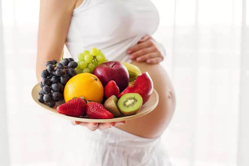 Zdrowe odżywianie w ciąży: 11 kluczy żywieniowych dla Ciebie i Twojego dziecka