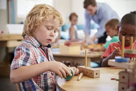 enfant-apprentissage-montessori