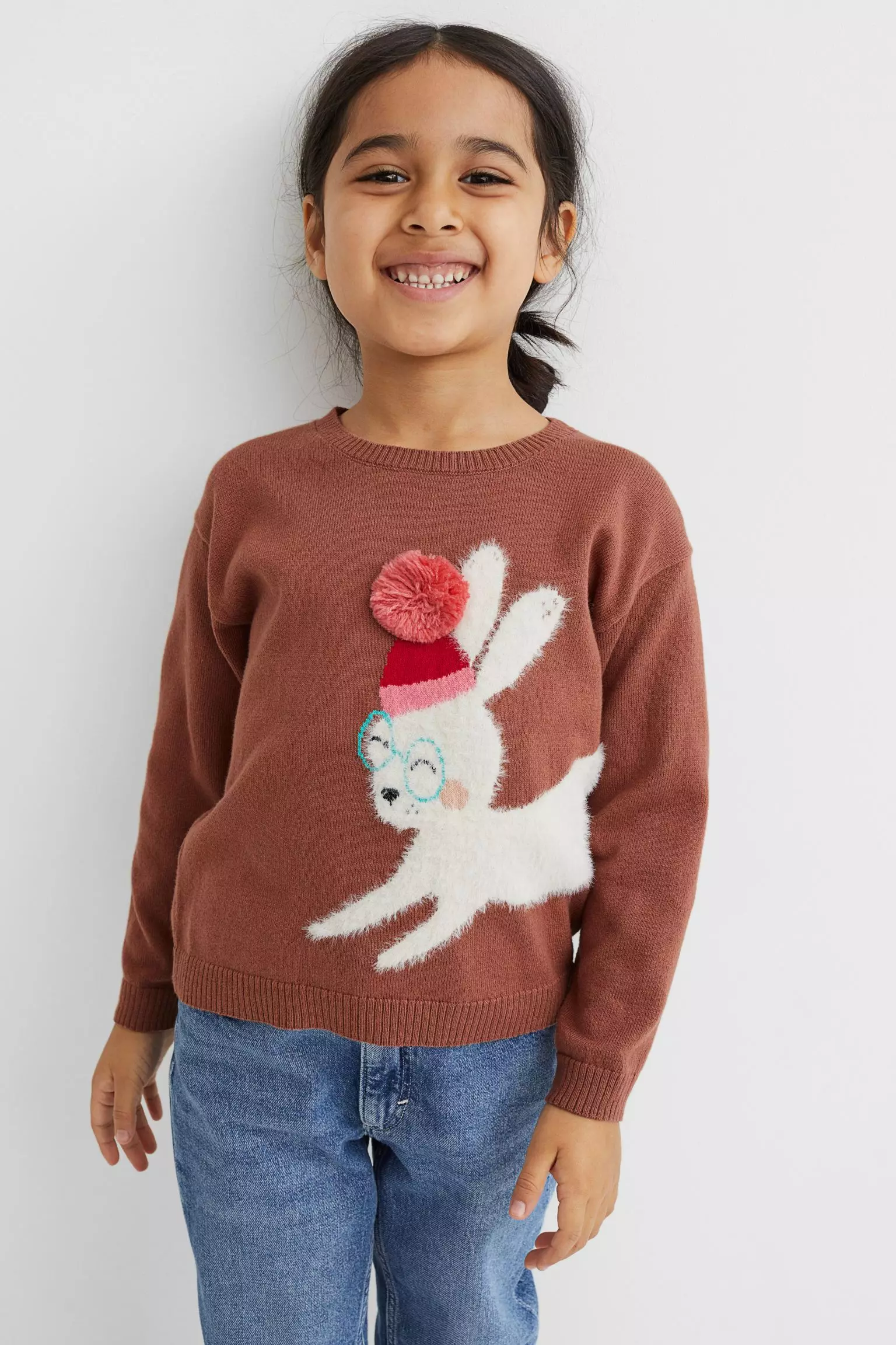 Soft fine-knit sweater with Christmas motif