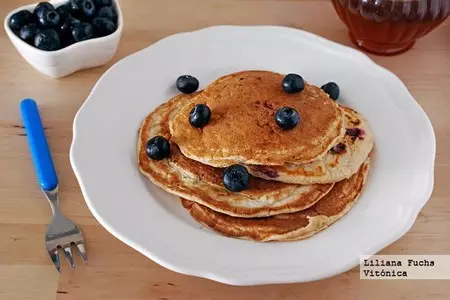 Tupper Cole Pancakes Oatmeal blueberries